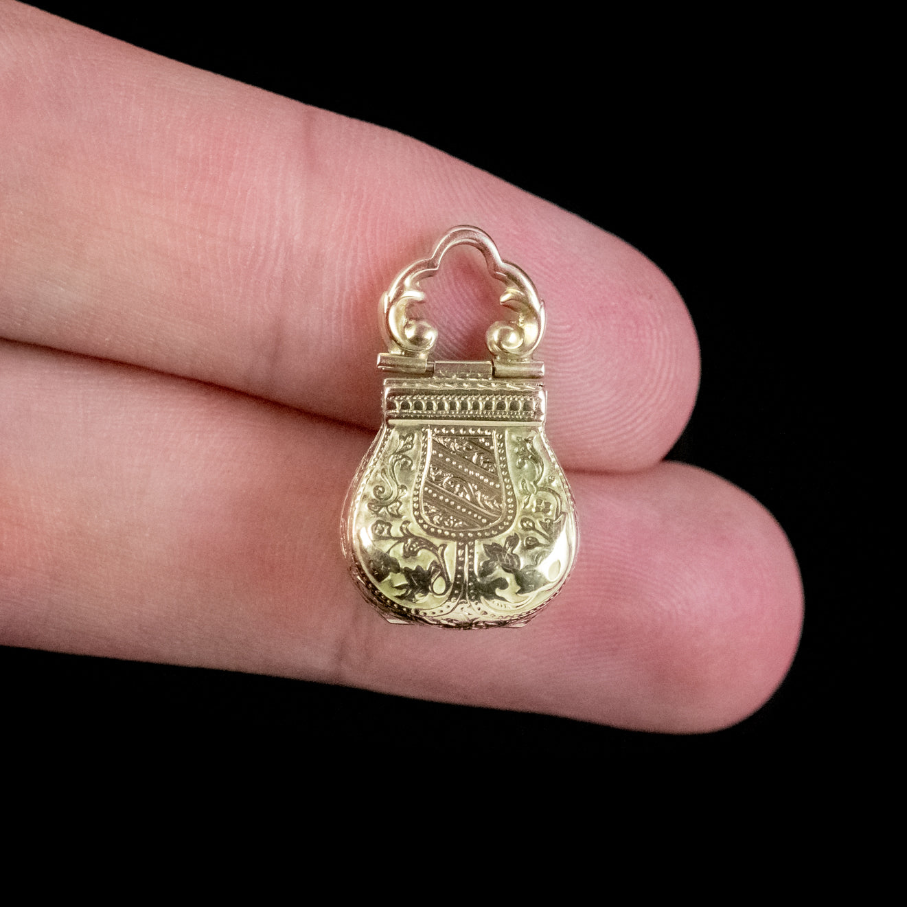 Antique Victorian Mourning Purse Locket 18ct Gold Circa 1860 – Laurelle ...