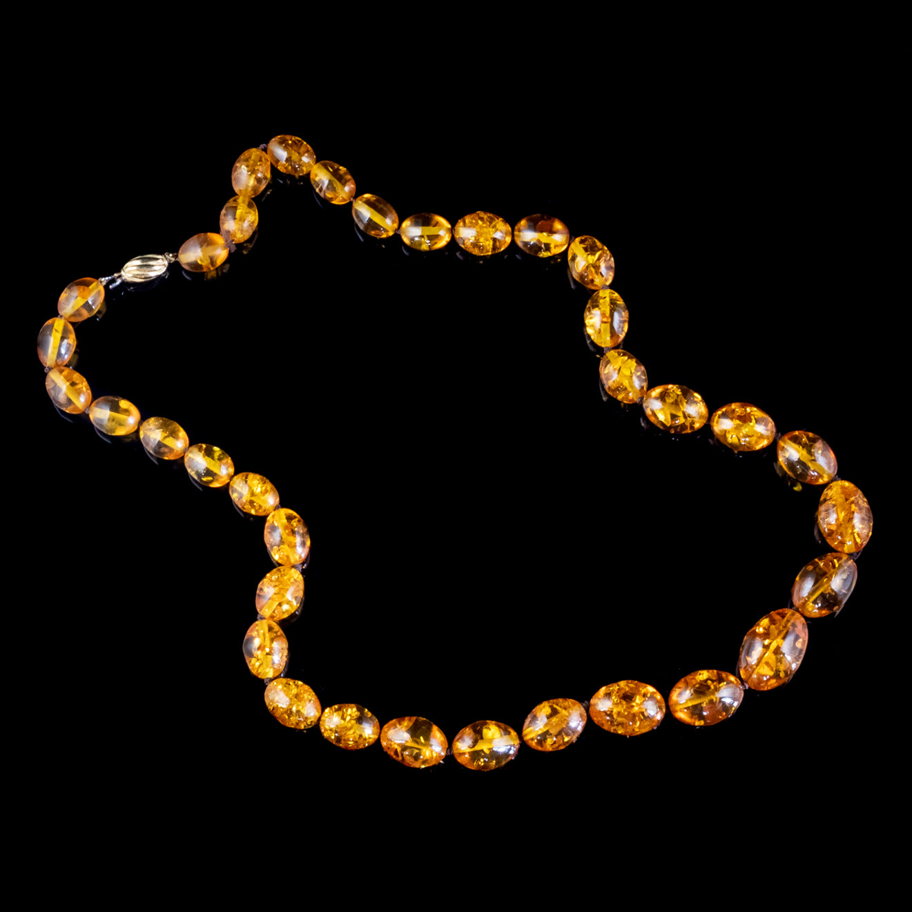 Vintage Amber Bead Necklace 18ct Gold Clasp – Laurelle Antique Jewellery
